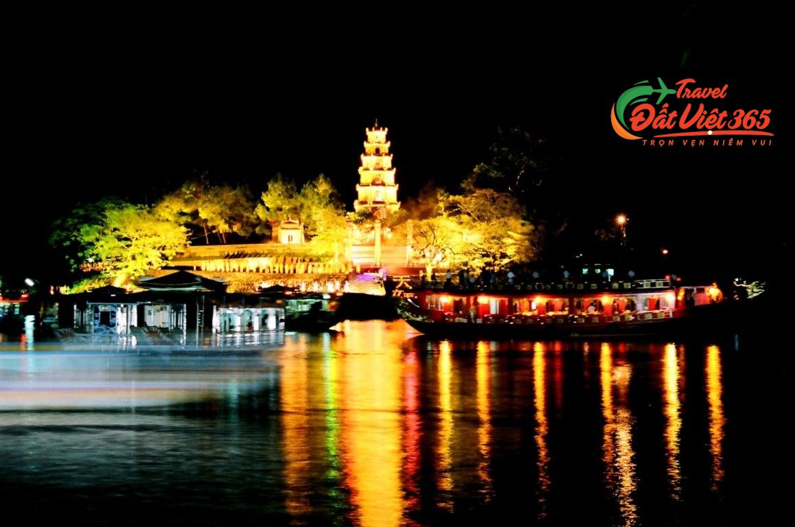 SÔNG HƯƠNG HUẾ VÀ NHỮNG NÉT ĐẸP RIÊNG. - Tour Đất Việt